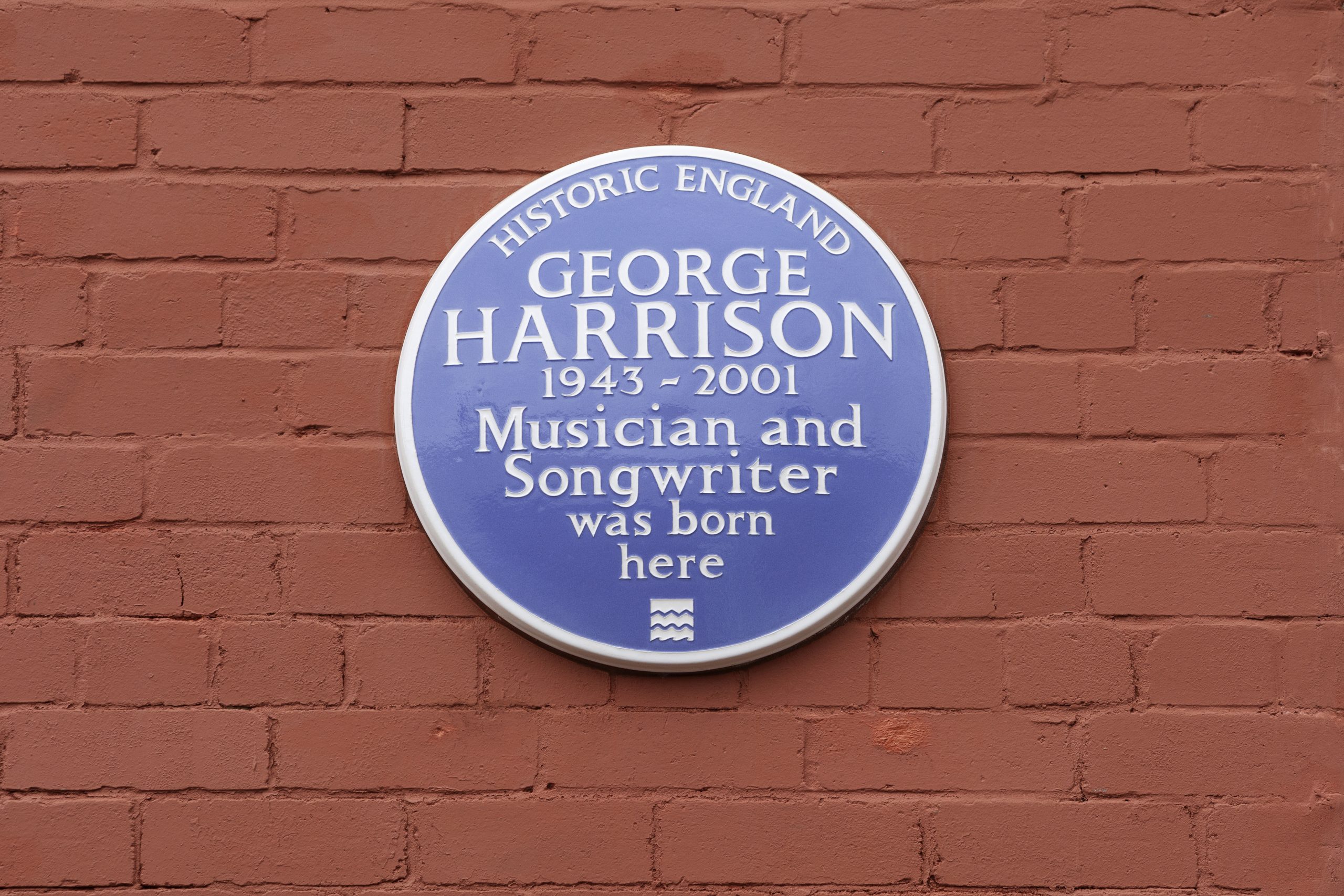 Blue plaque unveiled to George Harrison at his Liverpool birthplace ...